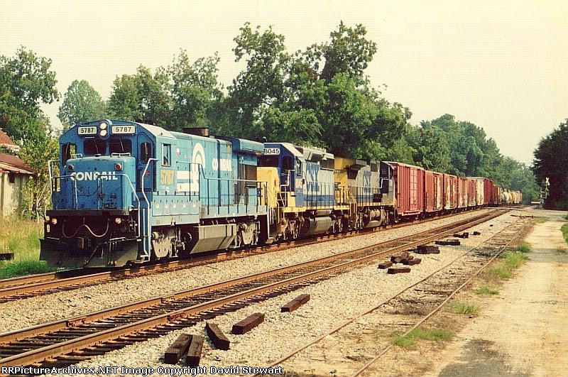 Q592/CSX 5787